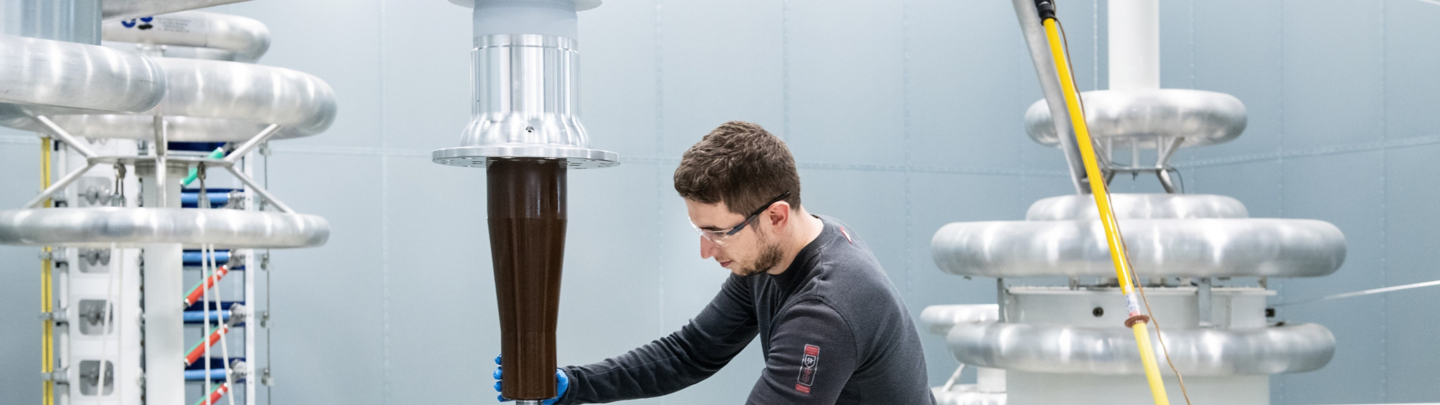 Hitachi Energy bushings for AC transformers and reactors | Hitachi Energy