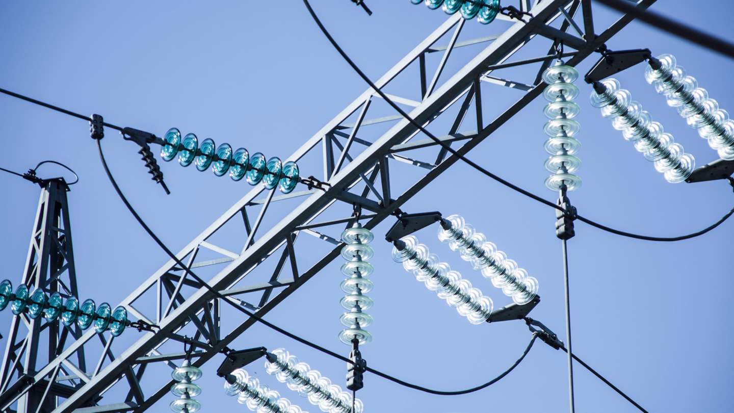 Caruna kompensoi loistehoa verkossaan Hitachi ABB Power Gridsin ...