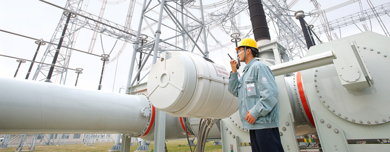 Service for gas-insulated switchgear (GIS) | Hitachi Energy