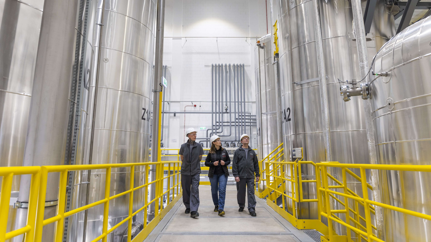 Seamless operations in high-voltage is key to success | Hitachi Energy