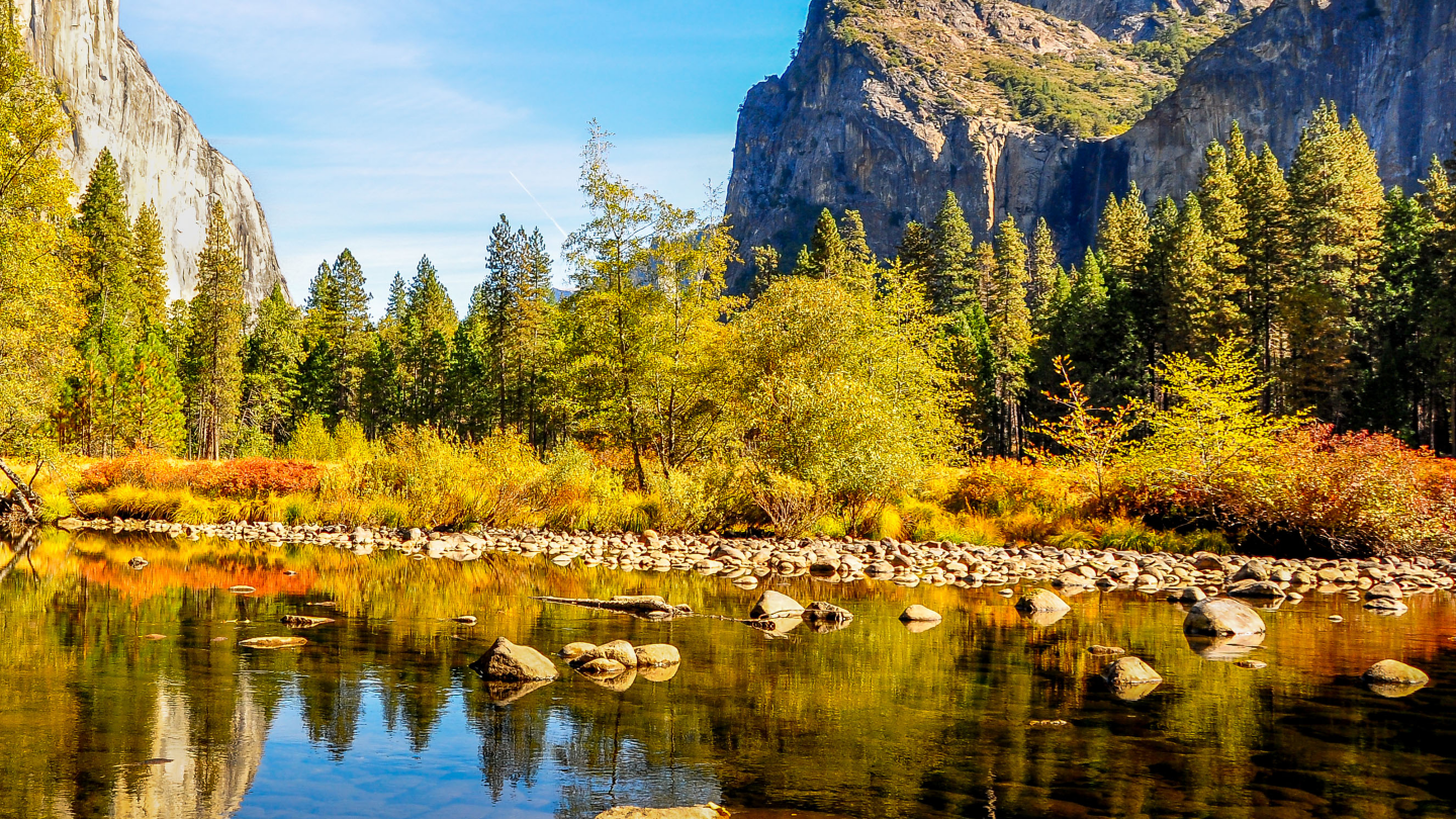 EconiQ® - Eco-efficient high-voltage portfolio | Hitachi Energy