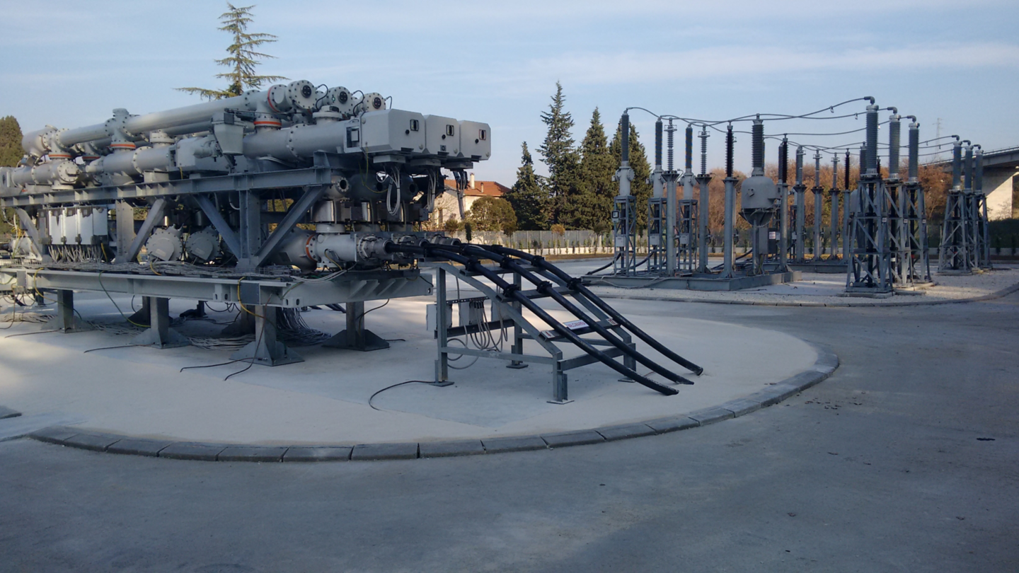 Mobile substations | Hitachi Energy