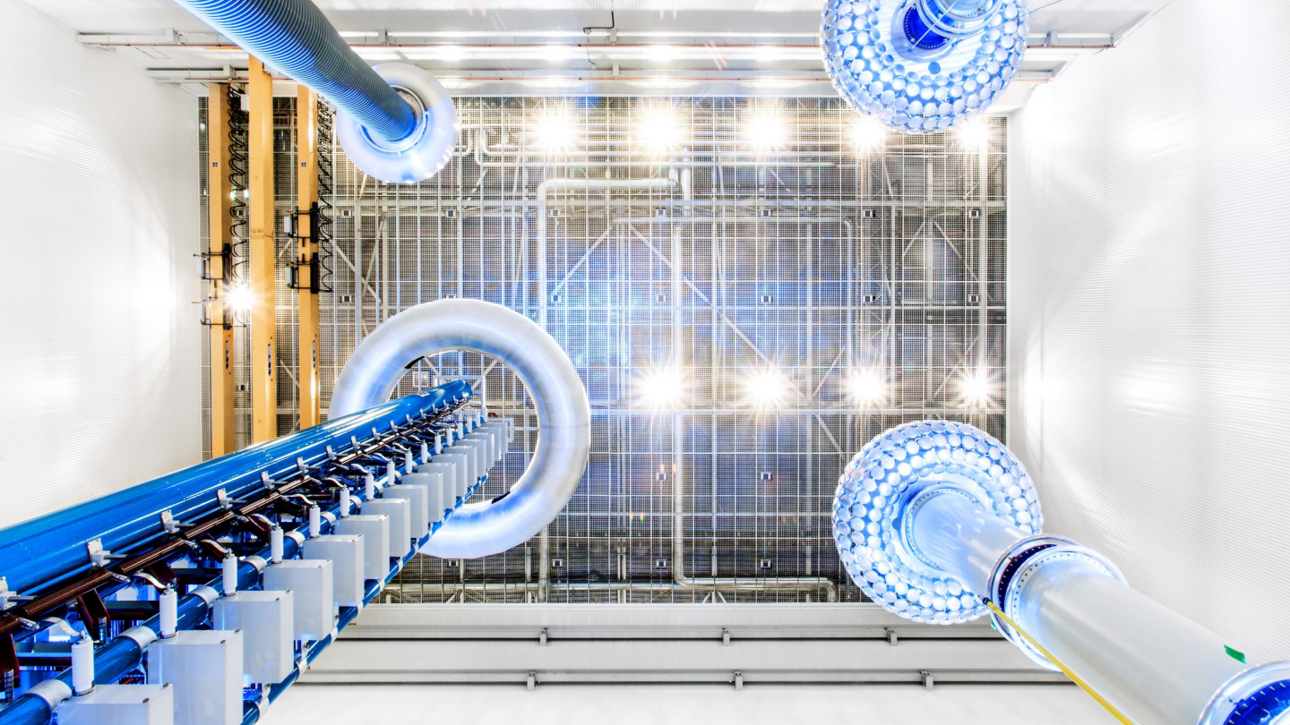 Hitachi Energy delivers shunt reactors to NKT’s new high-voltage test ...