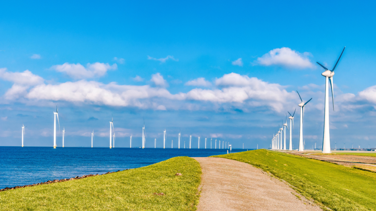 Onshore and Offshore wind: What’s the Difference? | Hitachi Energy