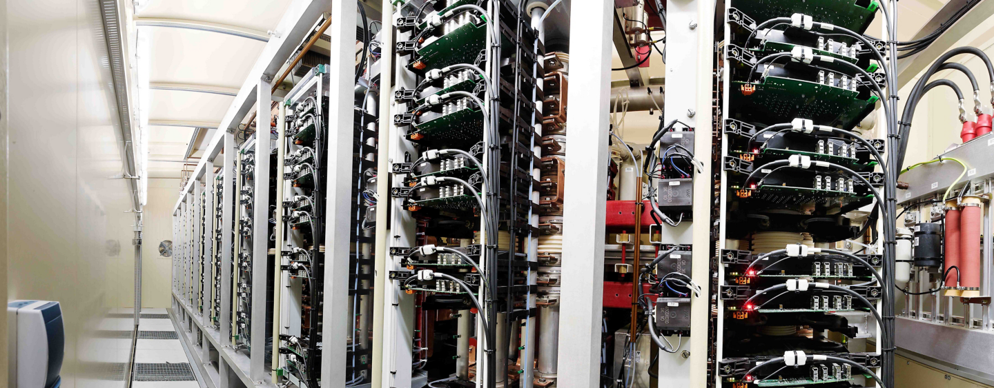 AC excitation (PCS8000) | Hitachi Energy